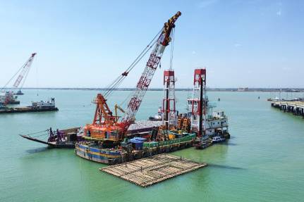 Konstruksi Laut Indonesia dan Dredging Indonesia | PT ASM